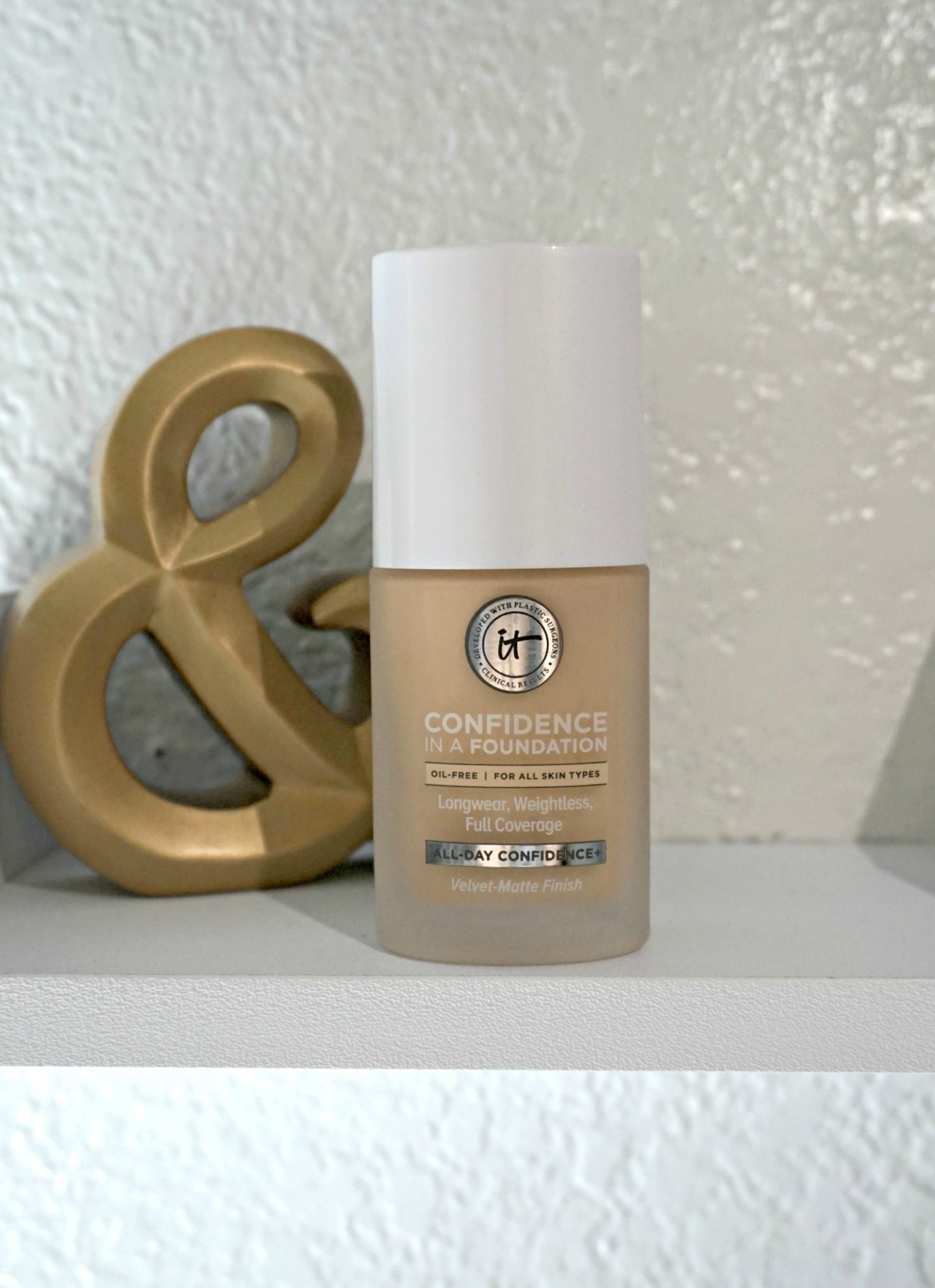 IT Cosmetics Confidence In A Foundation Review - Beauty With Lily